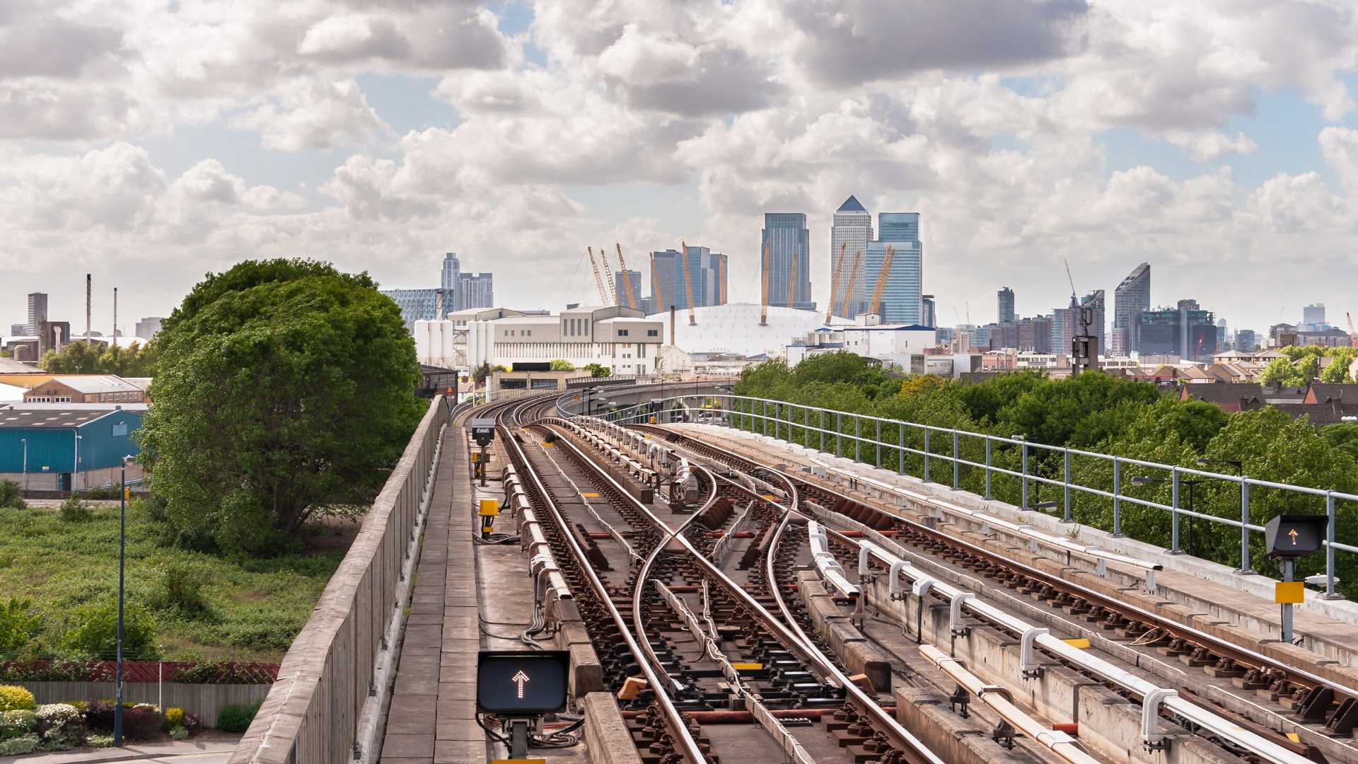 What is DLR in London? - London Business Mag