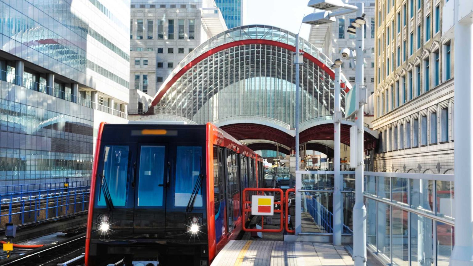 What is DLR in London? - London Business Mag