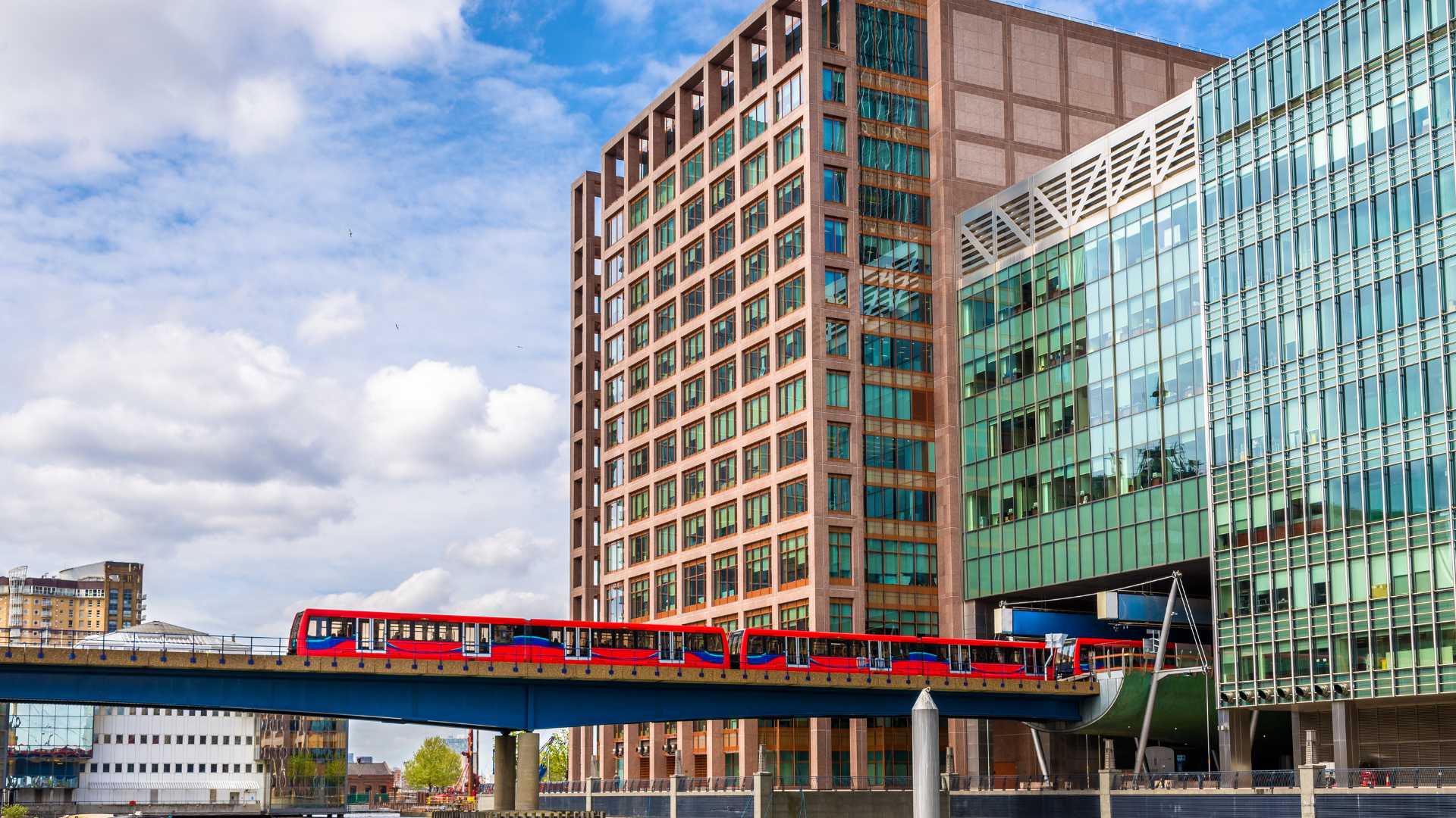 What is DLR in London? - London Business Mag