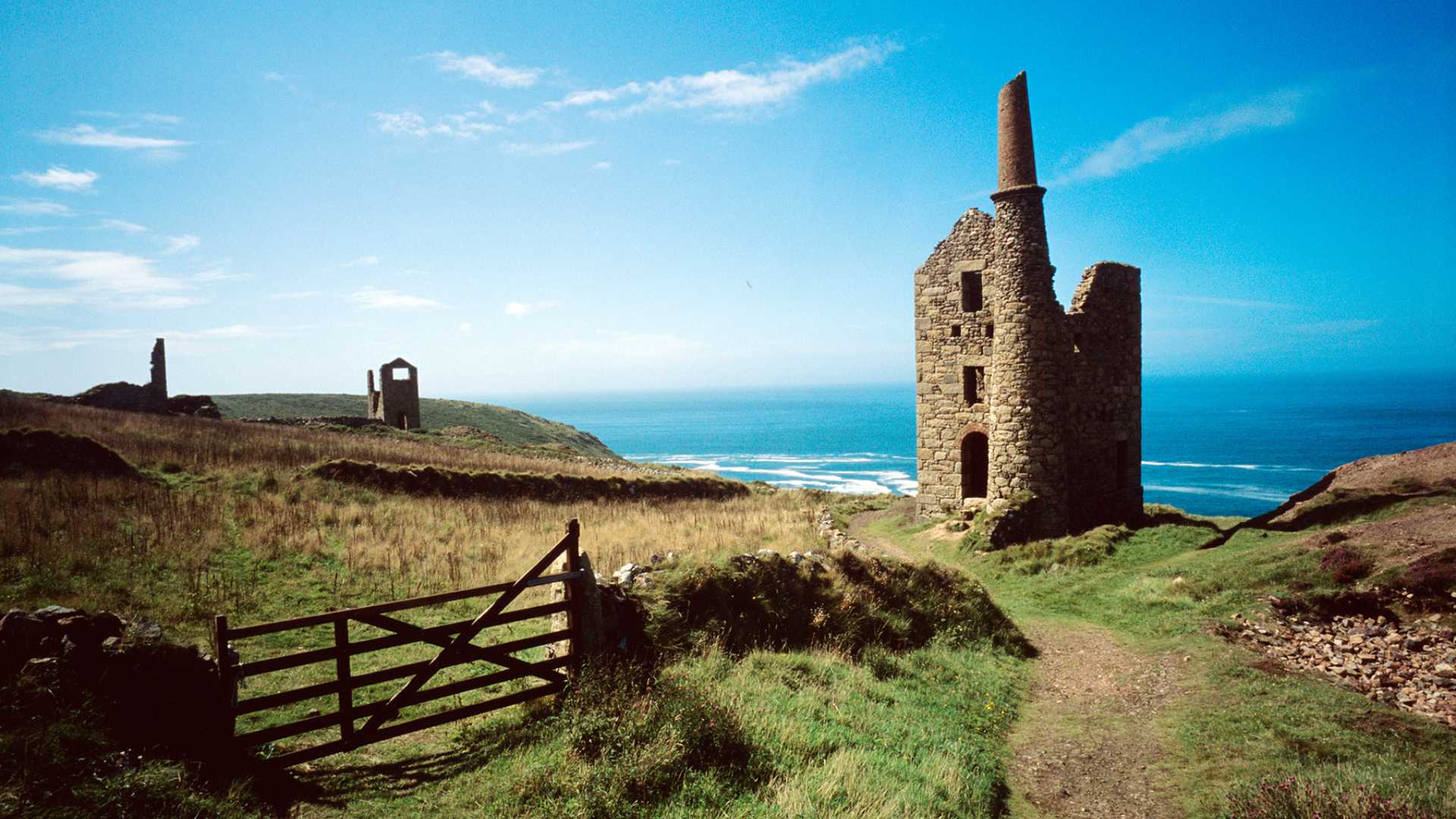 Best Places to Visit in July - Top 10 Places to Travel in July - London ...