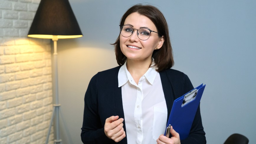 How to Become a Social Worker? - Everything You Need to Know - London ...