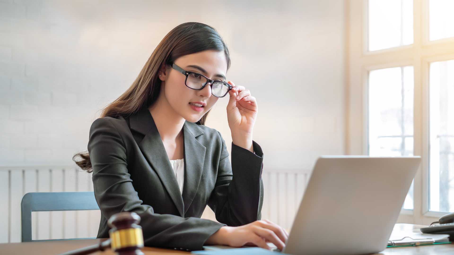 Solicitor Hourly Rate: How Much Should You Expect to Pay in the UK ...