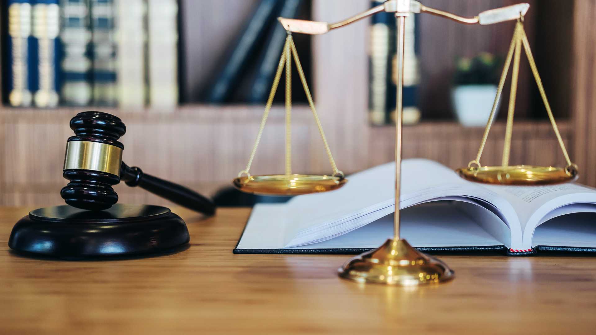 Solicitor Hourly Rate: How Much Should You Expect to Pay in the UK ...