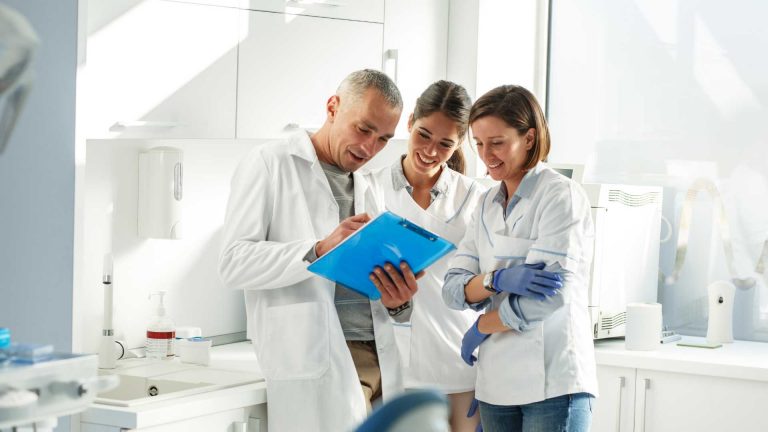NHS Band 5 Salary in the UK 2025: New Pay Rates & Benefits - London ...