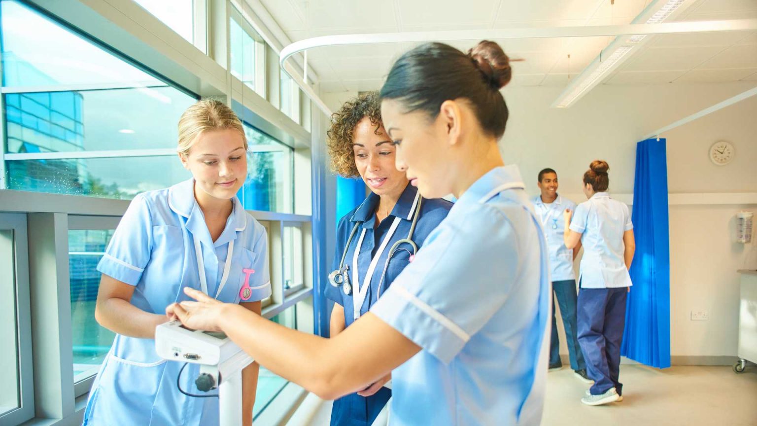 Band 6 Nurse Salary in the UK 2025: Latest Pay Scale & Benefits ...